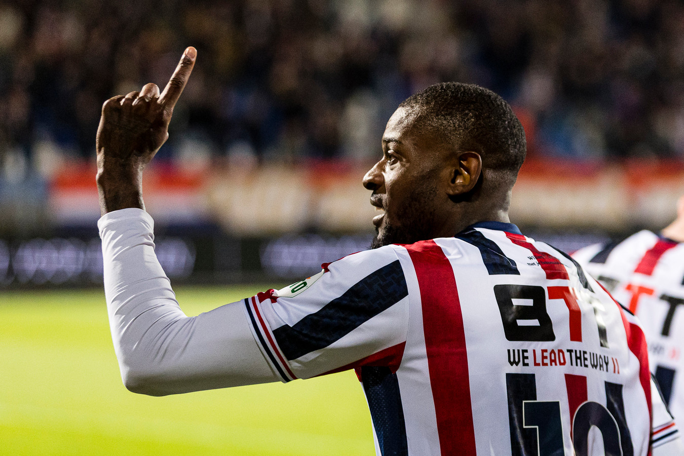 ‘Opa’ Bokila geniet van ‘bescheiden benjamin’ Van Berkel: ‘Die jongen ...