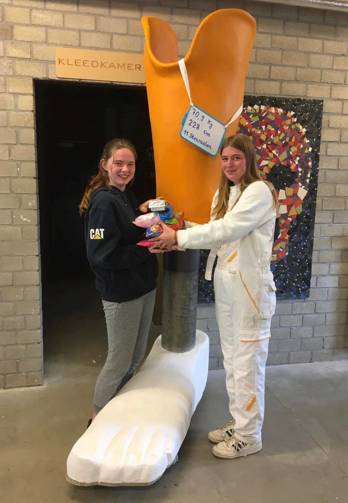 Gigantische onderbeenprothese vormt blikvanger op Open Dag van Sint ...