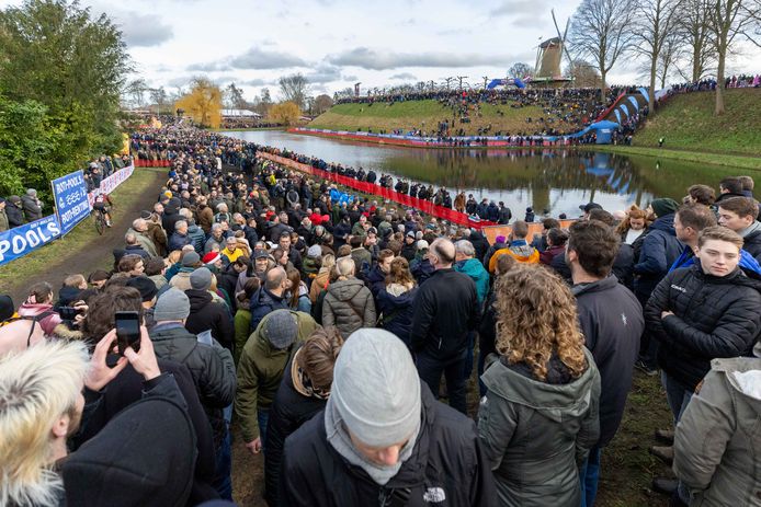 ‘Feest door WK veldrijden is in Hulst nog groter dan in Perkpolder’ | Sint-Gillis-Waas | hln.be