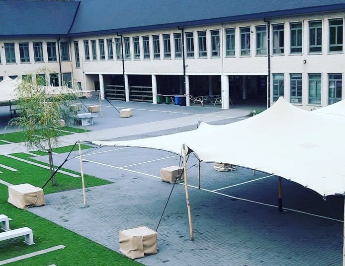 Te veel leerkrachten in quarantaine: Campus Anton Bergmann schakelt ...