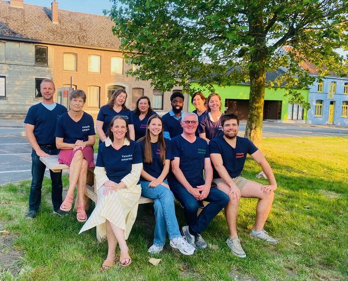 Velzeke Omarmt brengt kermis naar dorpscentrum | Zottegem | hln.be