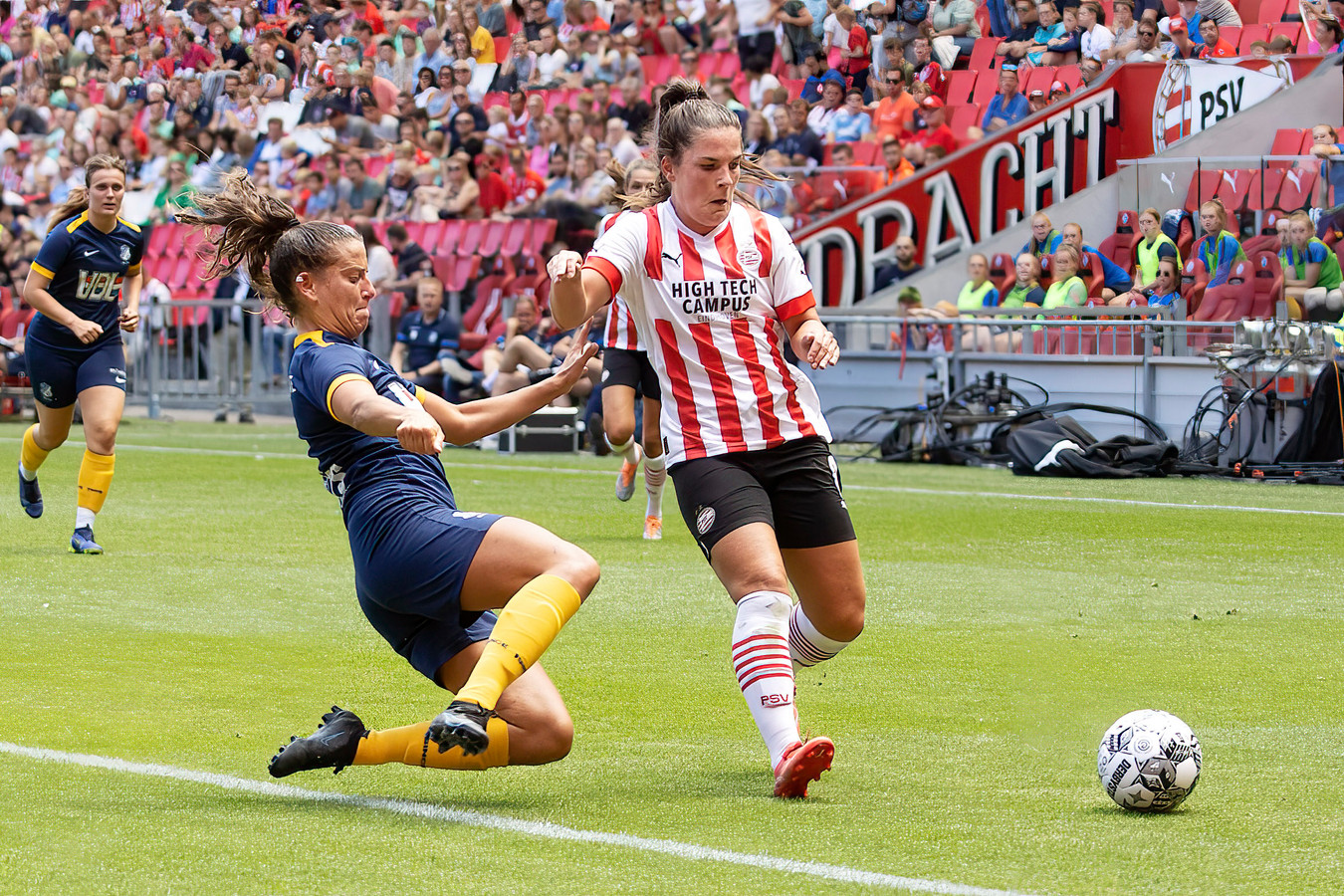 PSV-vrouwen mikken deze maand op een nieuw recordaantal toeschouwers in ...