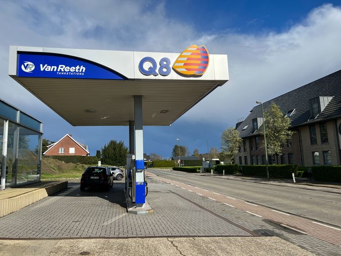 Even stoppen voor tankbeurt met... water: pijnlijk ‘foutje' in pomp Q8 ...