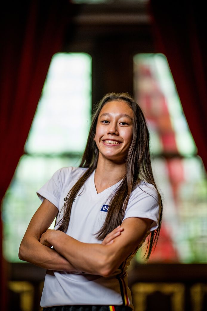 “Ze weet zelf nog niet hoe goed ze is”: wie is gymnaste Erika Pinxten ...