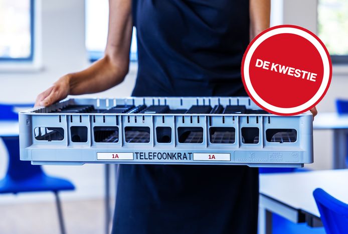 Verbod op mobieltje in klas? ‘Kinderen zijn op school om te leren’ | Utrecht | AD.nl