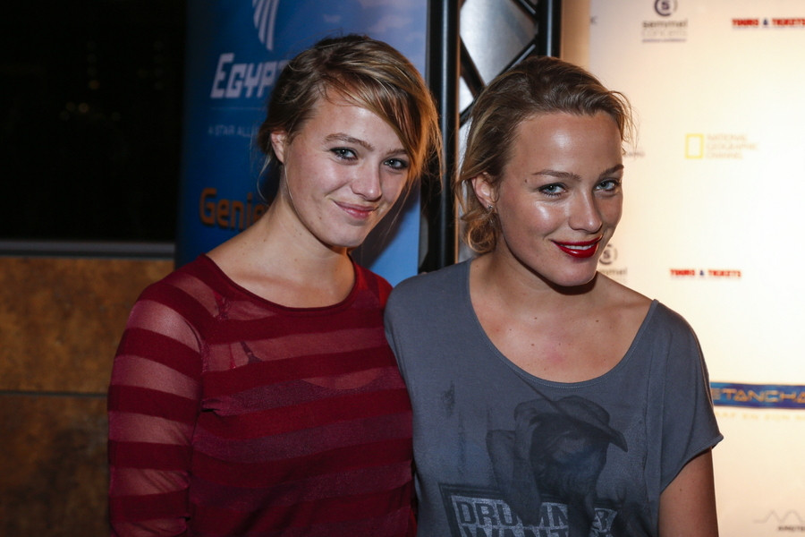 Tweelingzus verbiedt naaktreportage Tess Milne | Foto | AD.nl