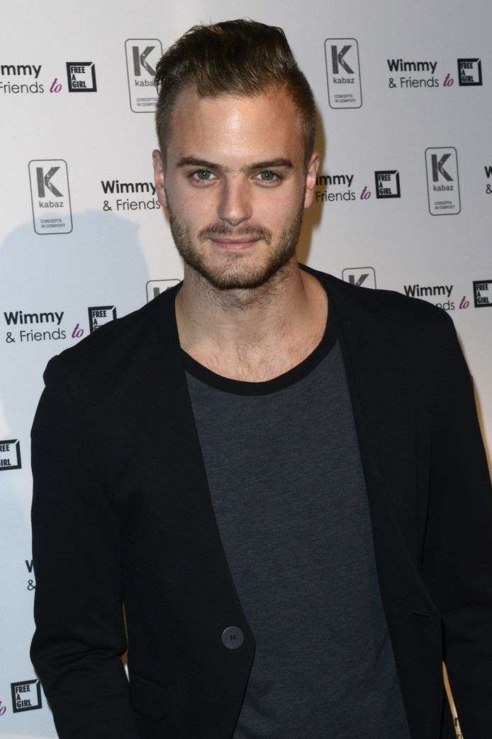 Jim ergert zich rot aan verwarde klantenservice en Nicolette gespot met ...