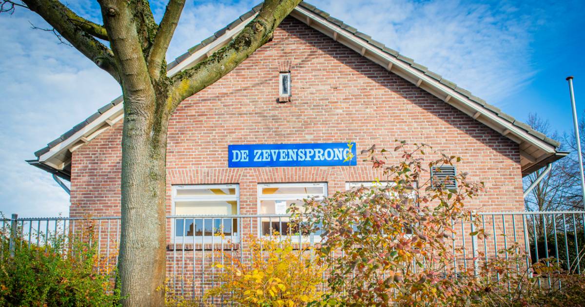 Eerst oude school De Hoeksteen slopen om een nieuw multifunctioneel ...