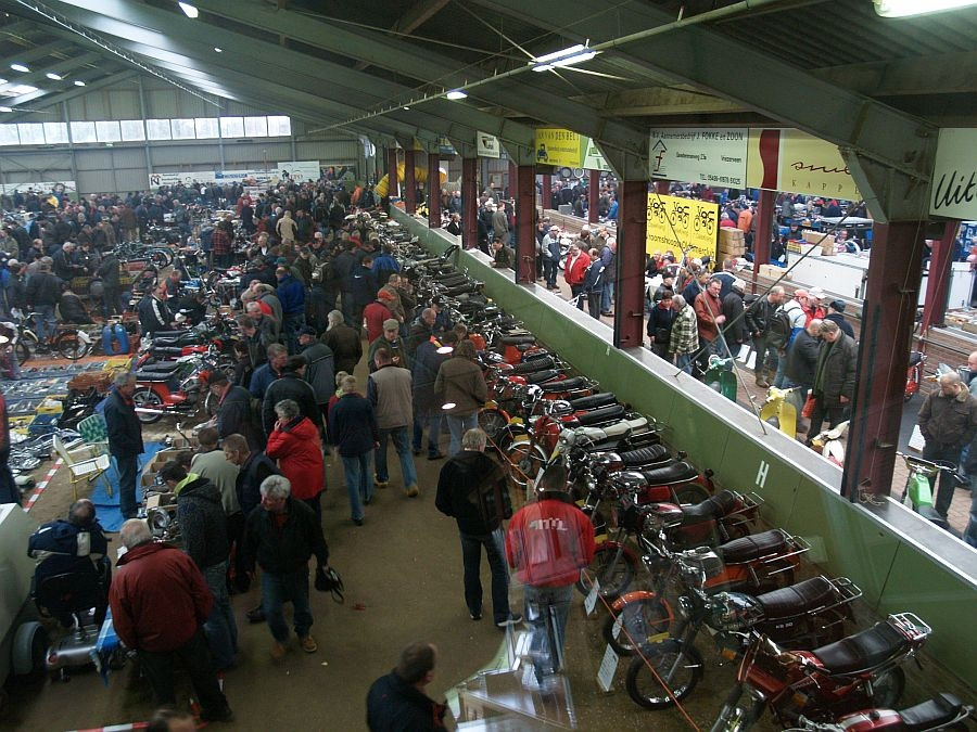 VOC rekent op drieduizend bezoekers op bromfietsbeurs | Foto | tubantia.nl