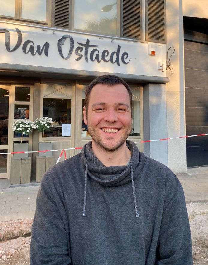 Bakkerij Van Ostaede omzeilt wegenwerken in hun straat met oude ...