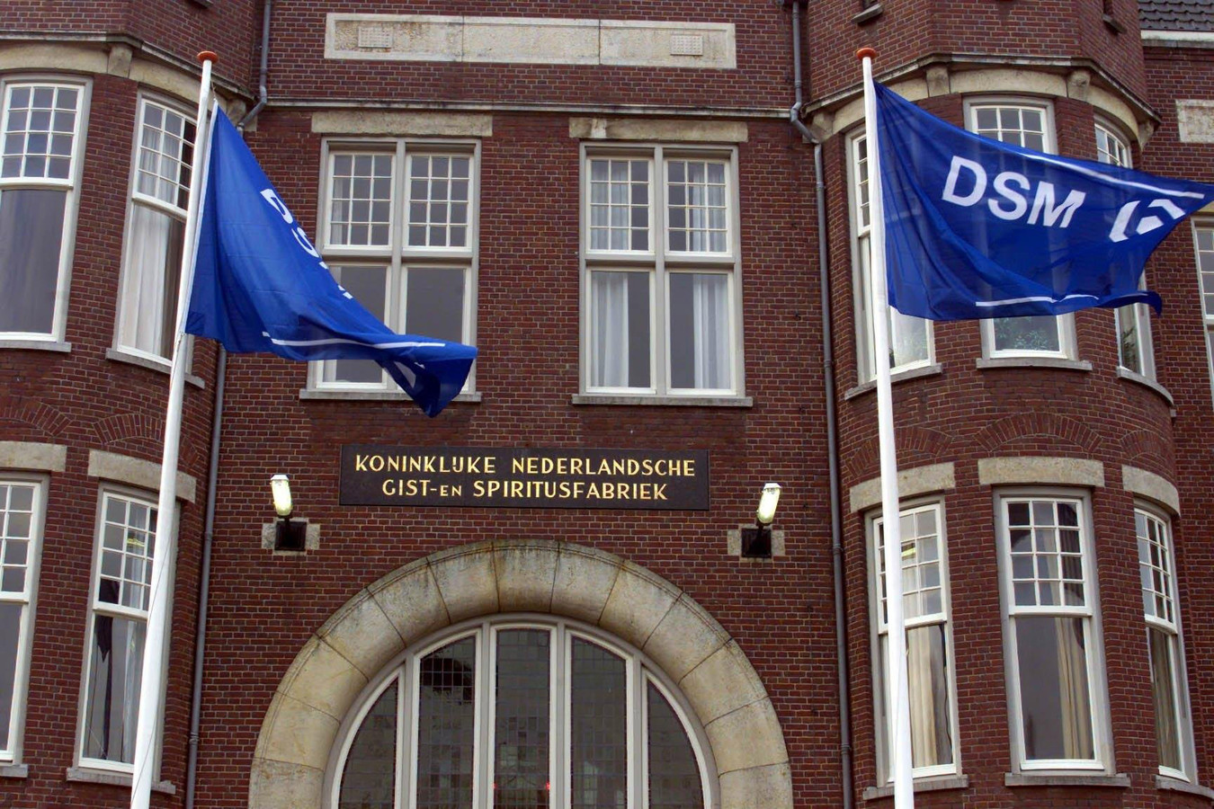 DSM bouwt nieuwe vergister in Delft | Foto | AD.nl