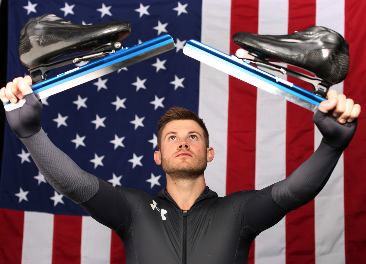 Amerikanen vertrouwen op hun pakken, én op tai chi | Foto | AD.nl