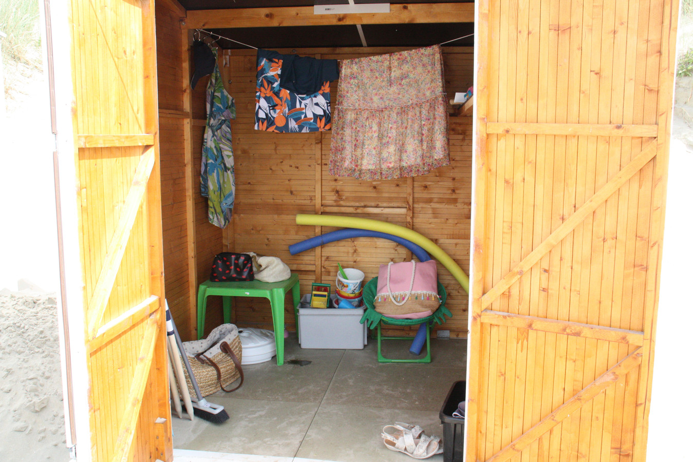 “De strandcabine, ons kleine stukje paradijs”: wij kijken mee binnen in ...