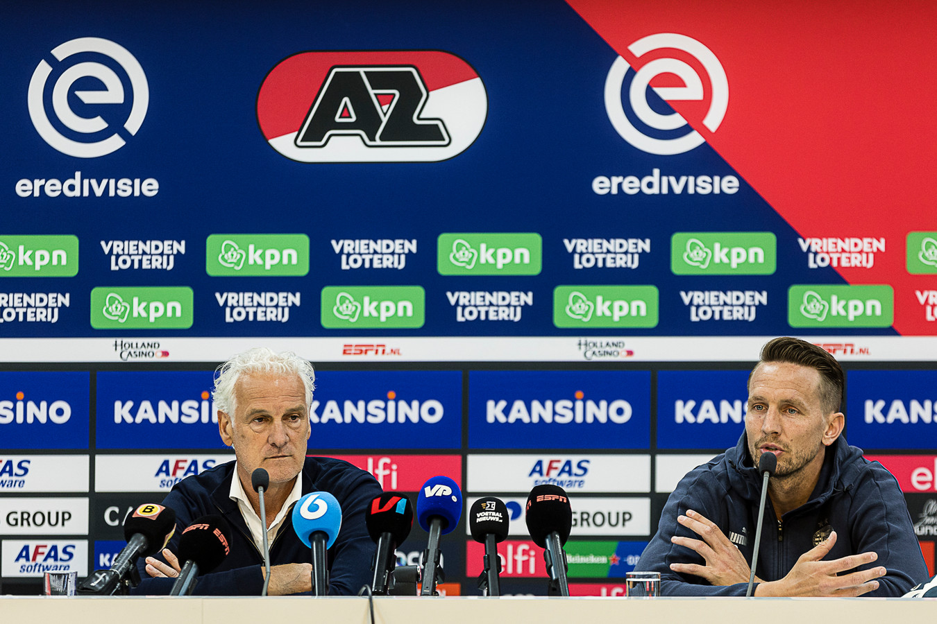 PSV heeft geen tijd te verliezen: zoektocht naar nieuwe trainer in ...