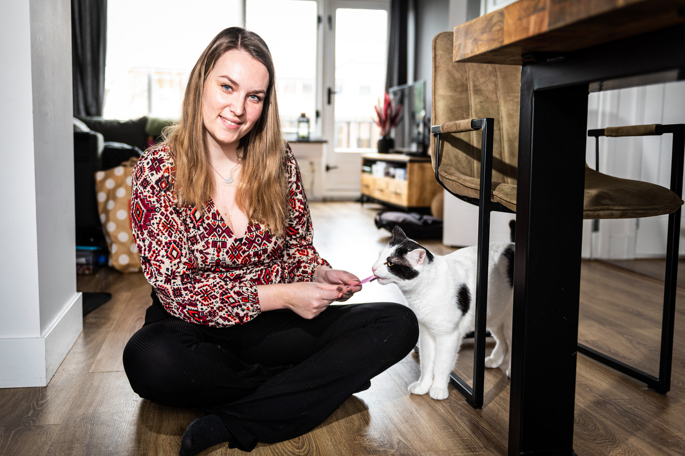 Marith (24) moest haar studies stopzetten wegens clusterhoofdpijn: “Het ...