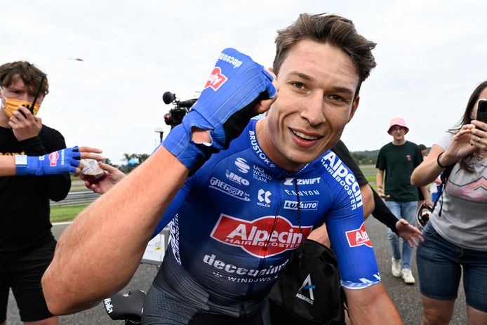 Een extra wapen: Jasper Philipsen gaat als sprinttroef mee naar WK in ...