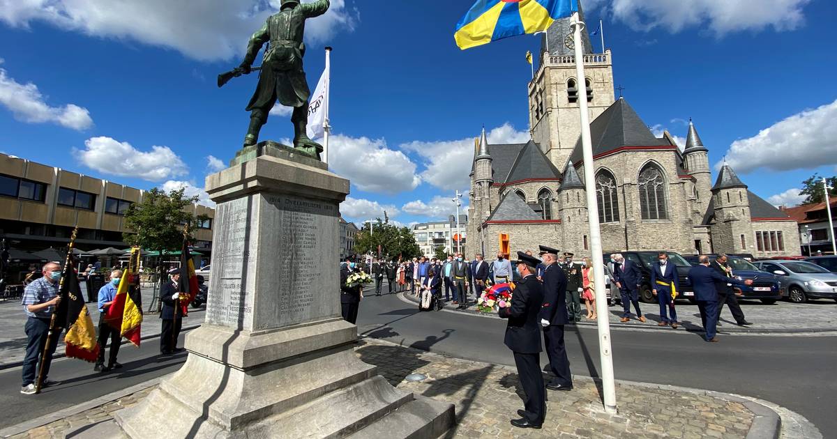 VIDEO. Beperkte plechtigheid voor nationale feestdag op Markt | Waregem ...