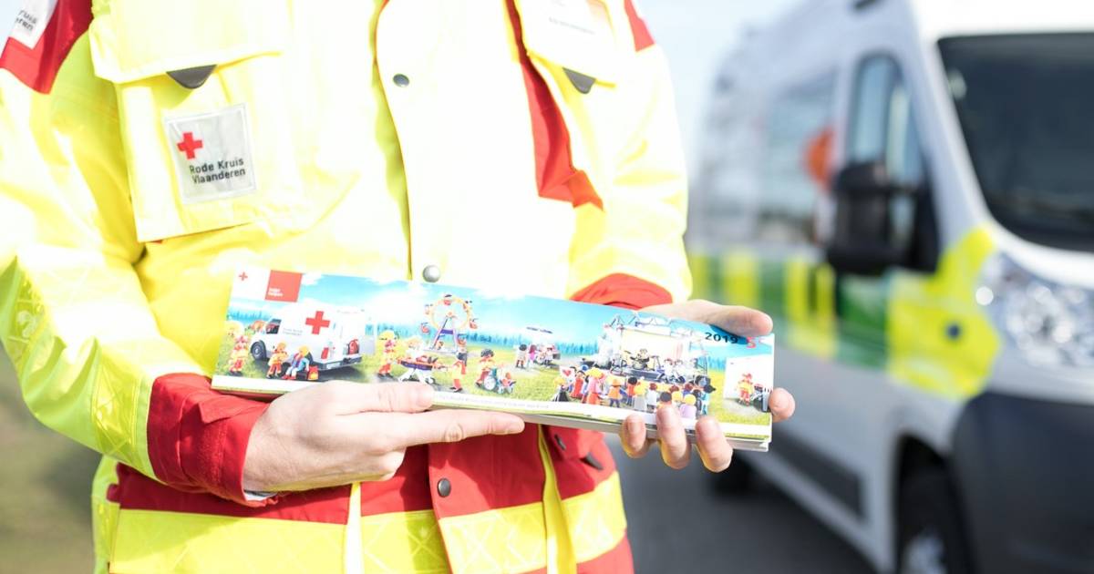 Rode Kruis boekt succes met stickerverkoop | Buggenhout | hln.be