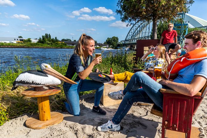 Een zomerse hotspot met veel extra's: Utrecht heeft er een strand bij ...