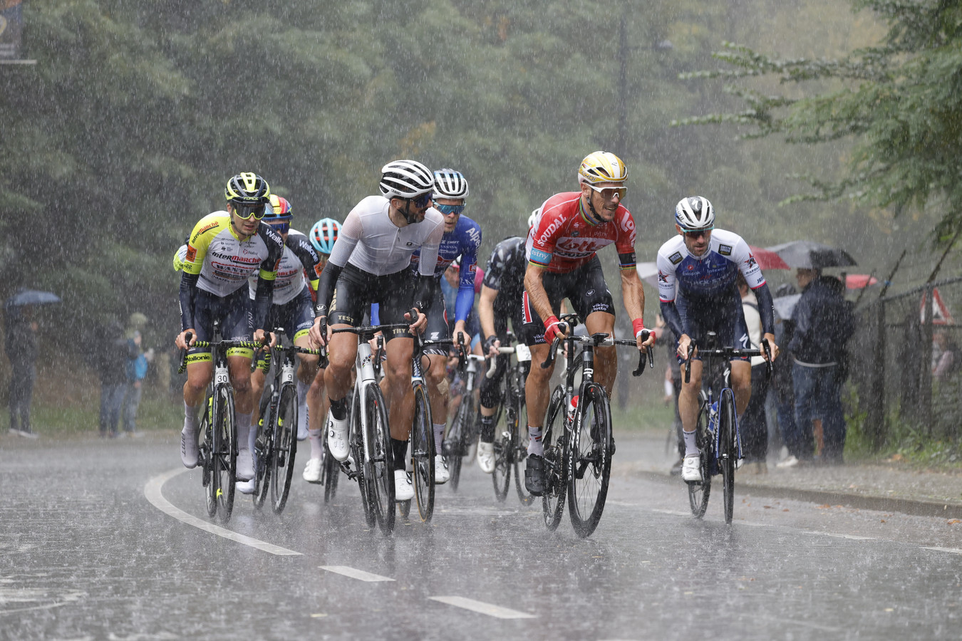 Philippe Gilbert neemt afscheid op ‘zijn’ Cauberg: ‘Ik heb altijd ...
