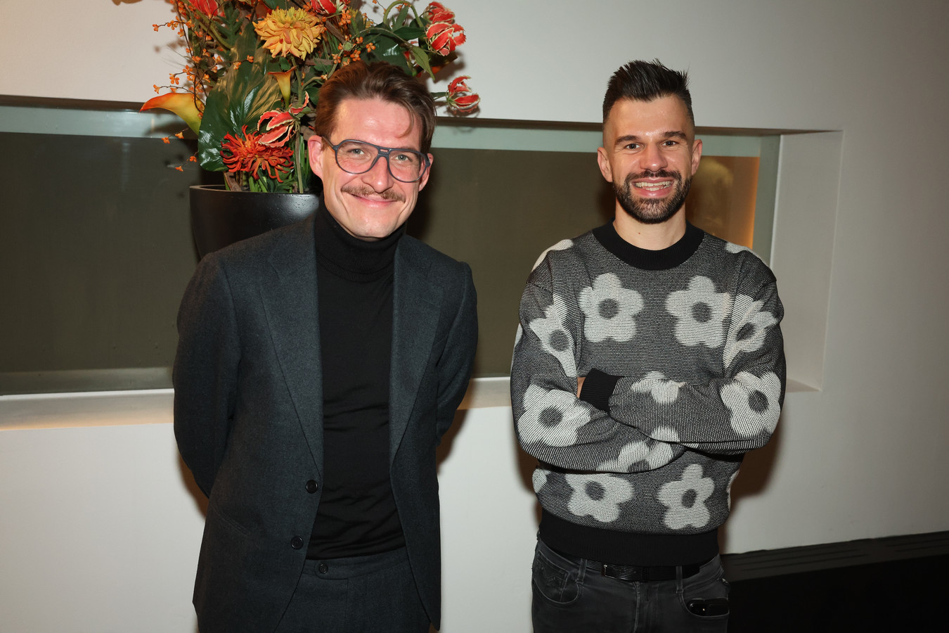 “Ontmoet via Tinder en al jaar ‘in het geheim’ samen”: zoon Jacques ...