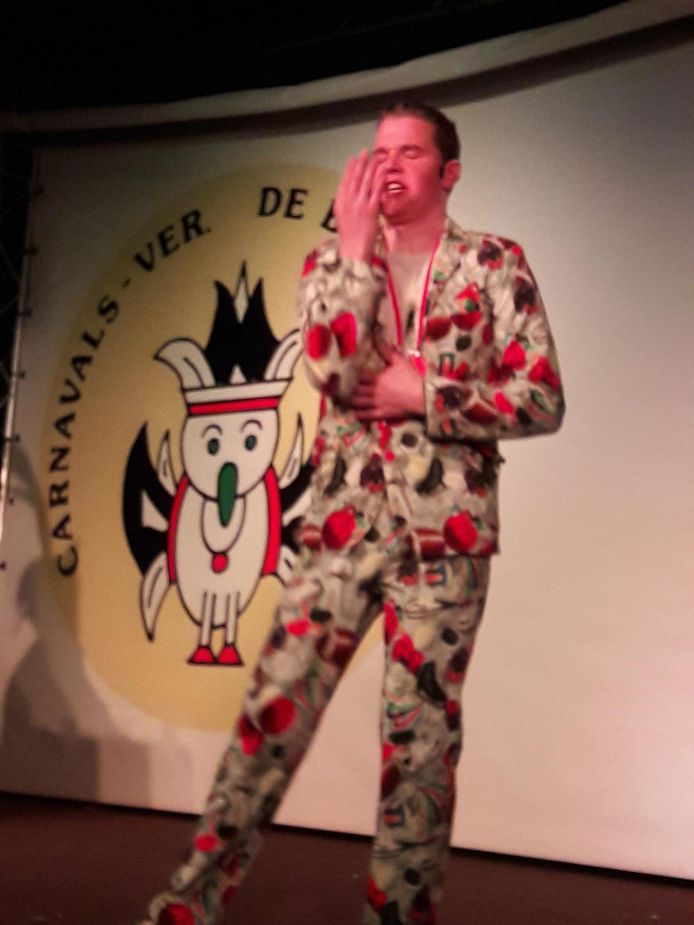 Zittingsavond Bremspoersengat: Tim Moonen krijgt staande ovatie na zijn ...