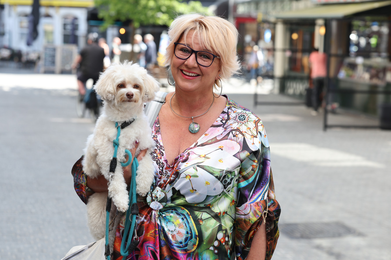 IN BEELD. Nieuwe haarcoupe voor Ann Van den Broeck en bijna 99-jarige ...