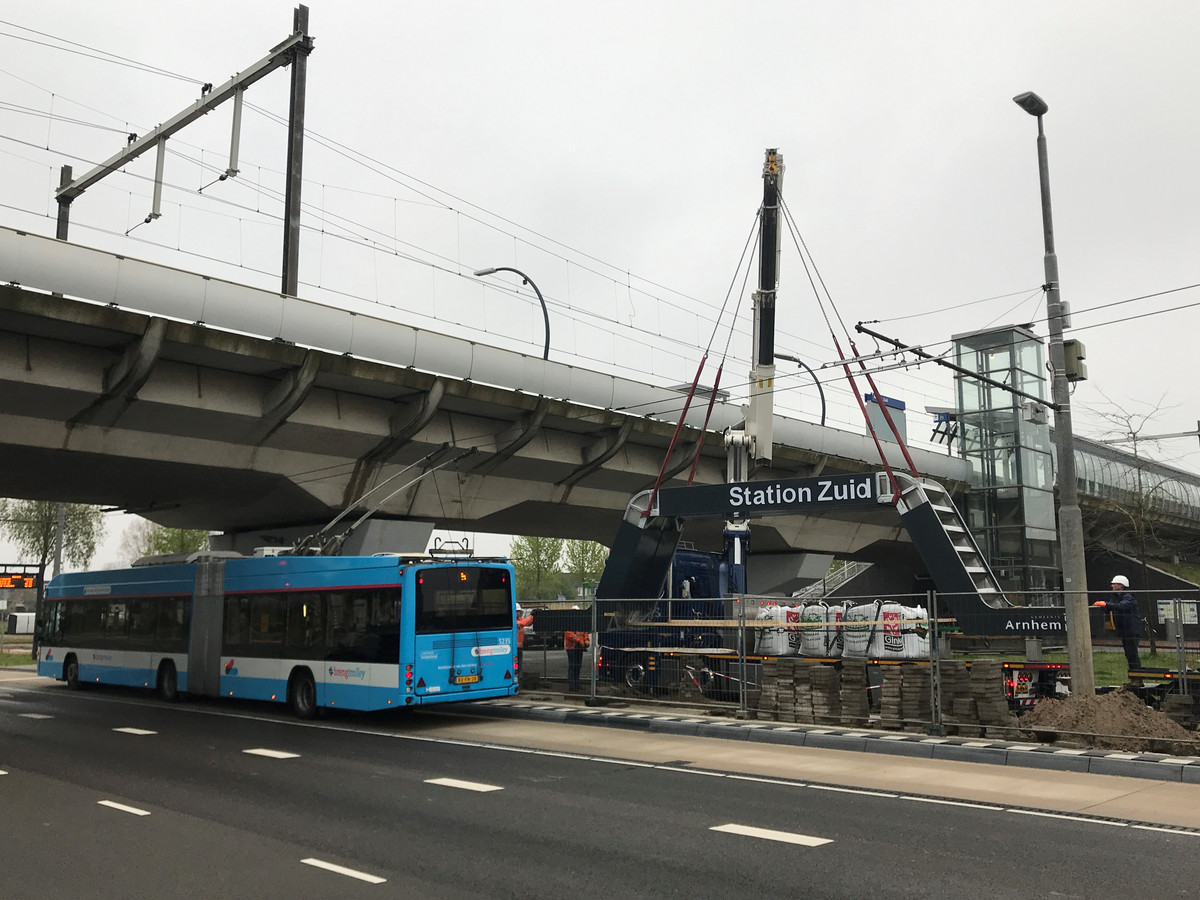 Station Arnhem-Zuid wordt een hip knooppunt door miljoenen van de ...
