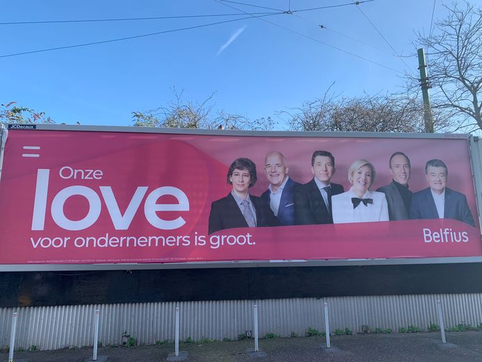 Foute plek voor wel erg ‘witte’ Belfius-campagne op Turnhoutsebaan ...