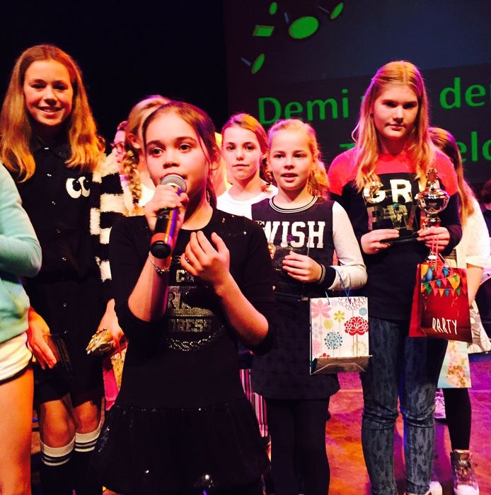 Demi van den Bos uit Delden winnares Rabo Hofpopvoices 2016 | Hof van ...