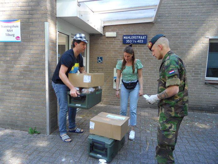 Voedsel voor militaire missie voedt Tilburgse magen | Tilburg | AD.nl