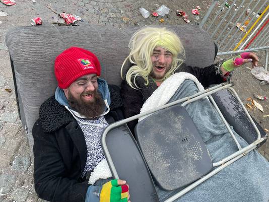 HERBELEEF. Aalst Carnaval: feestvierders sluiten af met koffiekoeken ...