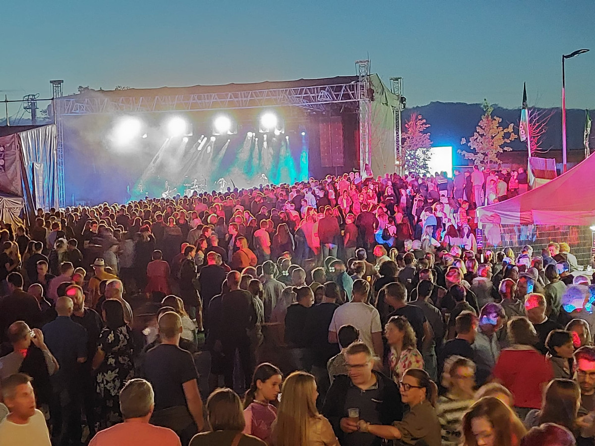 8.000 muziekliefhebbers nemen afscheid van de zomer op TRAX Festival ...