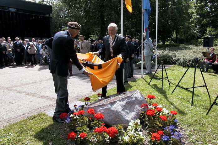Zeven graven Molukse KNIL-militairen krijgen bijzondere status | Gouda ...