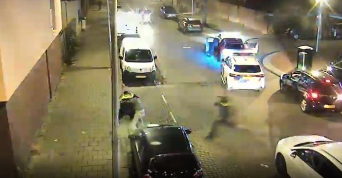 Politie deelt beelden van spannende achtervolging in Utrecht ...