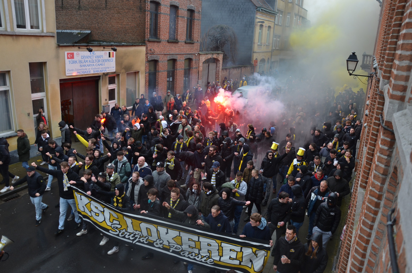 Supporters Lokeren-Temse vieren herrijzenis van hun club: “Weer ...