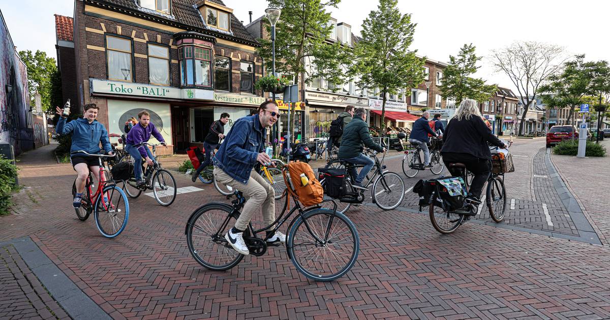 Fiets, bier en gehaktballen: voor Emile (45) uit Zwolle is dauwtrappen ...