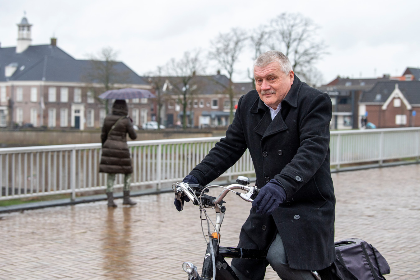 Kritische politici tikken vingers blauw over goksites en ganzen, maar ... Kritische politici tikken vingers blauw over goksites en ganzen, maar ...