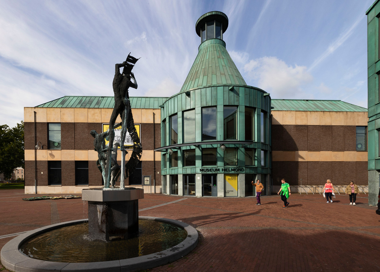 Met je uniform aan gratis naar de expositie ‘Uniform’: Museum Helmond ...