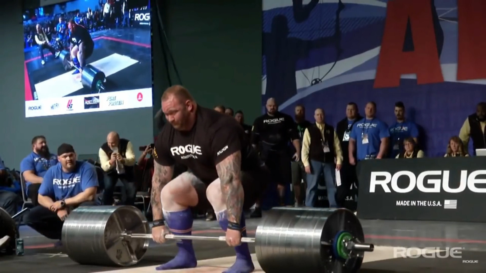 Nadat ze elkaar bespuwden: Thor ‘The Mountain’ Bjornsson klopt Eddie ...