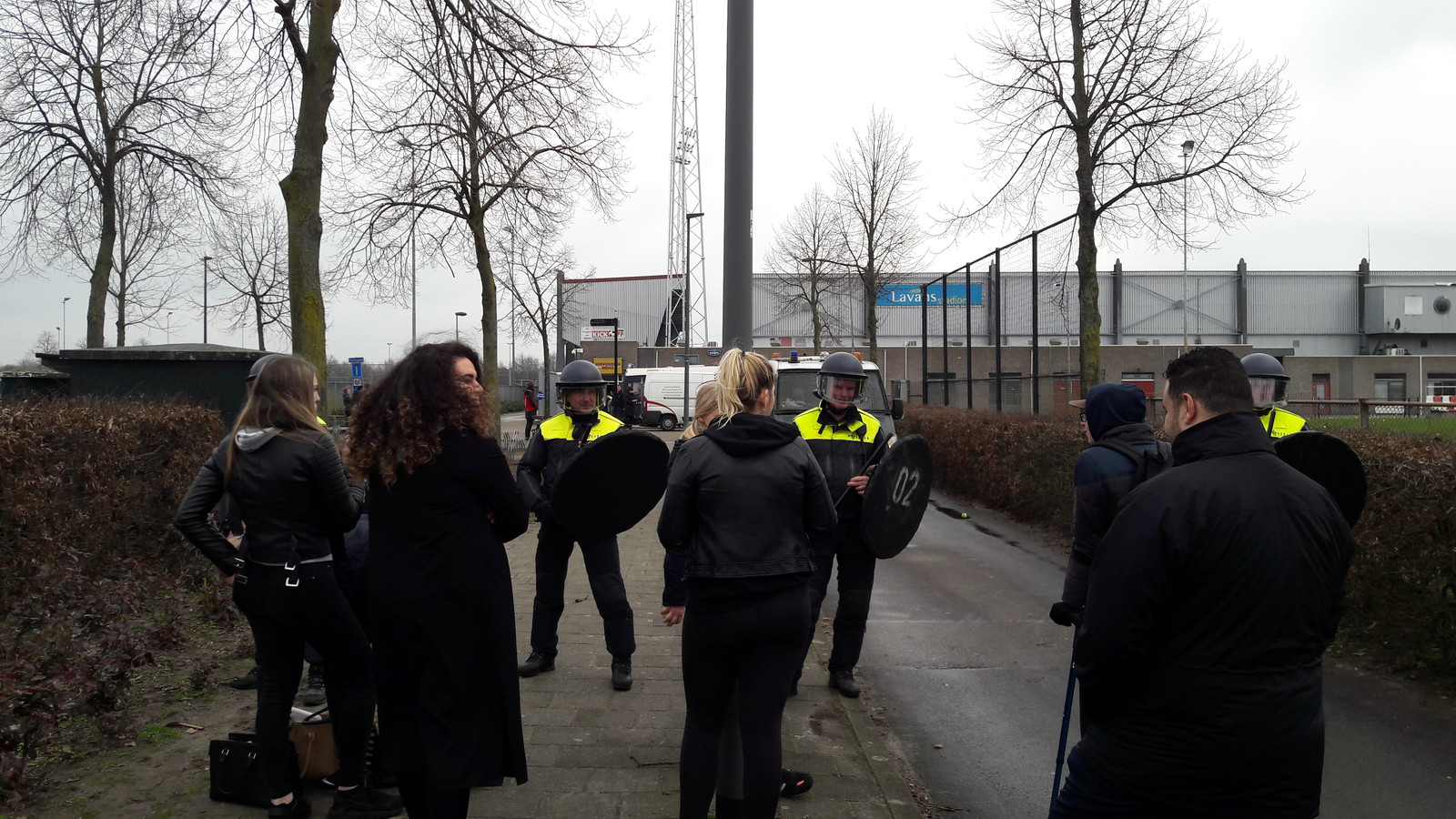 ME oefent op drie verschillende plekken in Helmond | Foto | ed.nl