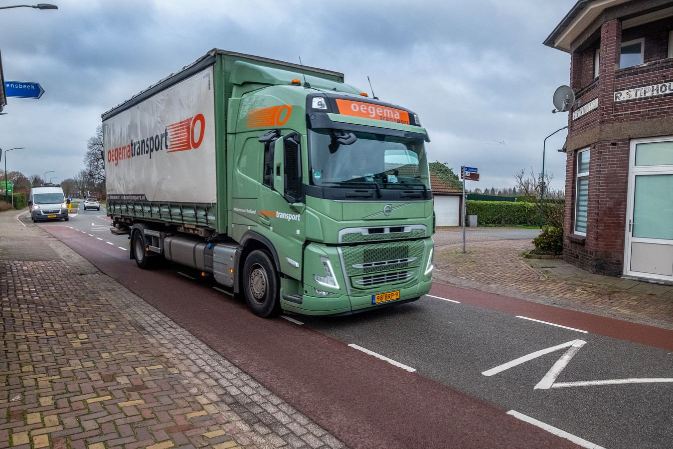 Gefrustreerde dorpsraad huurt na twintig jaar zelf verkeersadviesbureau ...