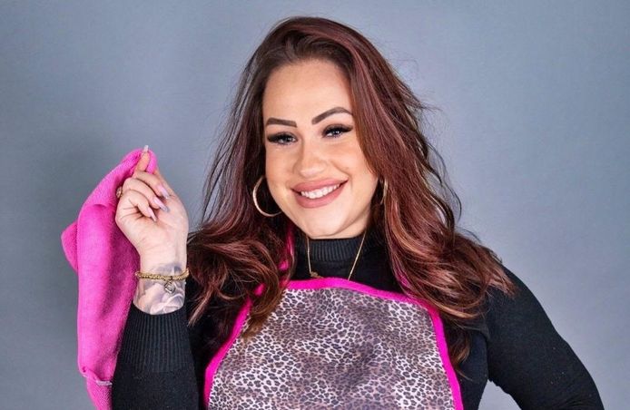 Rotterdamse ‘Poetsqueen’ Charo helpt je je ‘paleissie’ schoon te maken ...