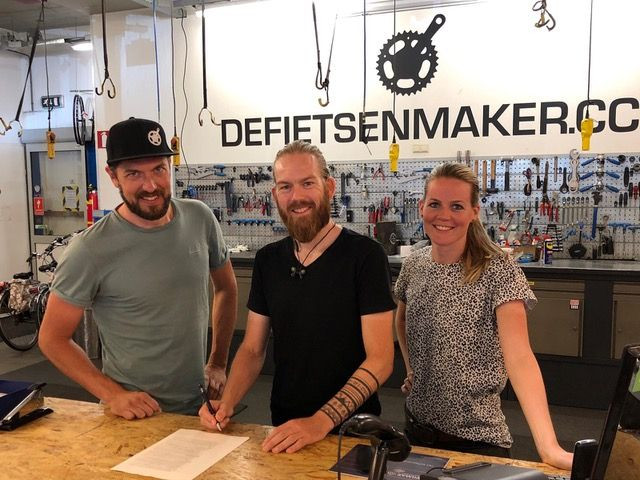 Nieuw wielerteam in Utrecht: Team DFM | Foto | AD.nl