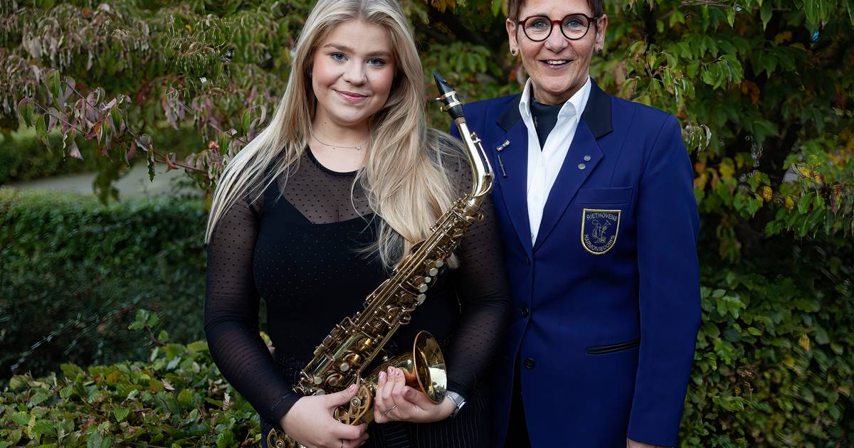 Anouk Jacobs gaat voor winst bij muziekwedstrijd De Adriaan in Bergeijk ...