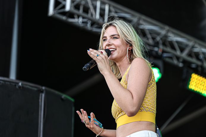 Goldband-zanger Karel Gerlach verliefd op Maan: ‘Ze gaan trouwen en ...