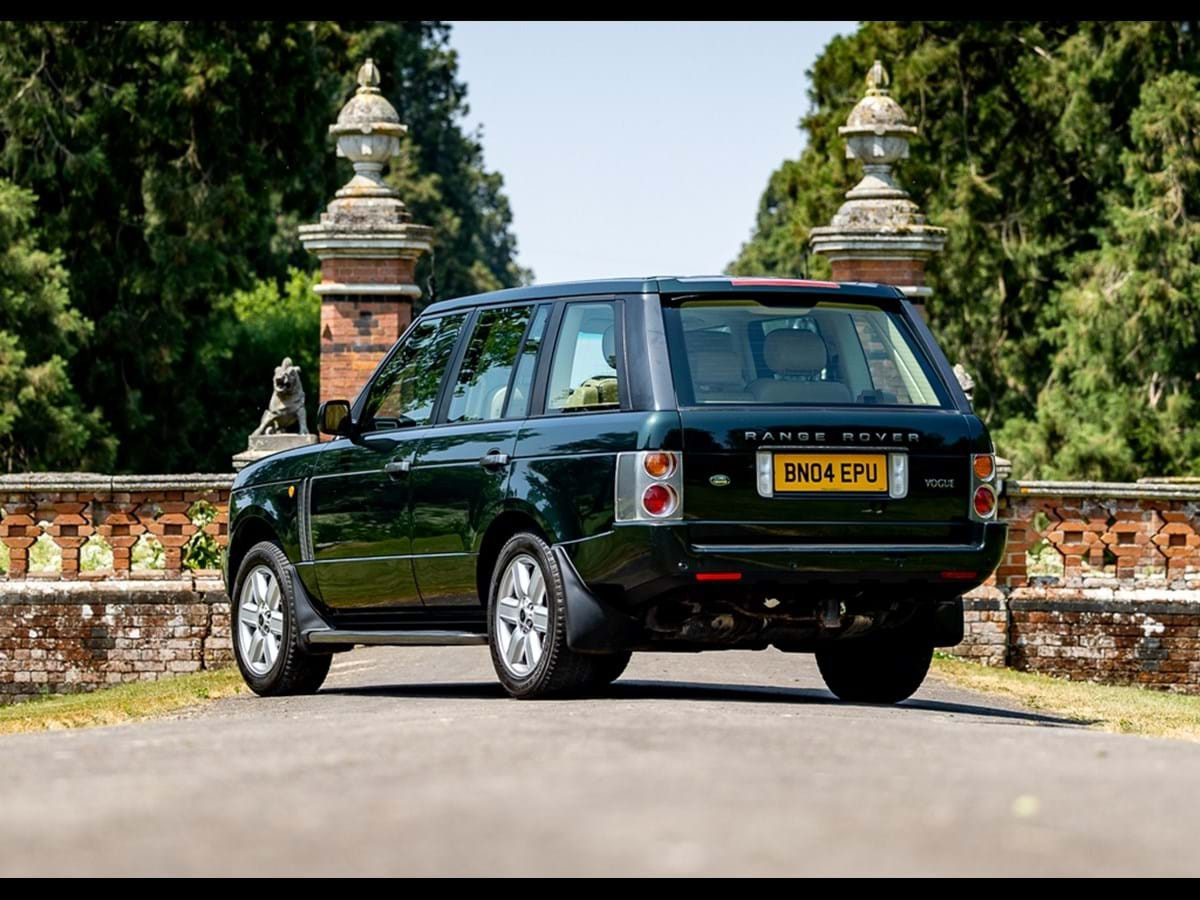 Daarom werd de Range Rover van koningin Elizabeth in vier maanden tijd ...