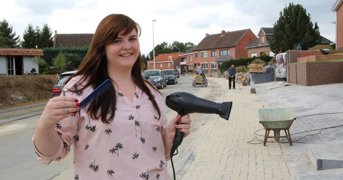 Sarah (23) opent nieuw kapsalon tussen het stof | Zoutleeuw | hln.be