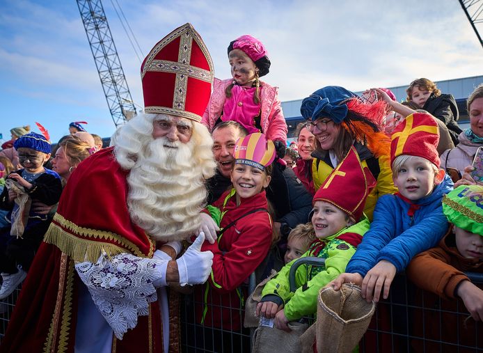 Hij komt, hij komt! Deel hier jouw foto's van Sinterklaas in Oost ...