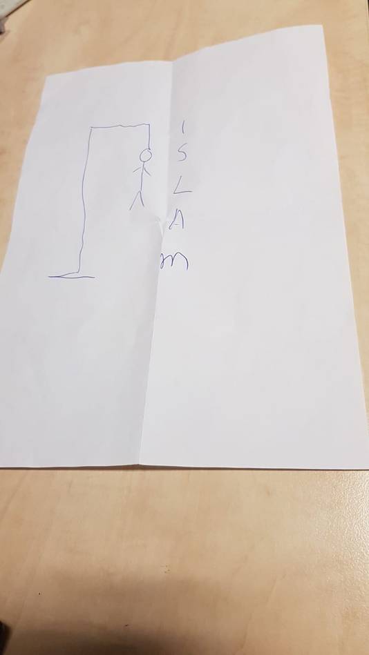 Dreigbrief bezorgd bij moskee in Zeist: persoon aan galg met tekst ...